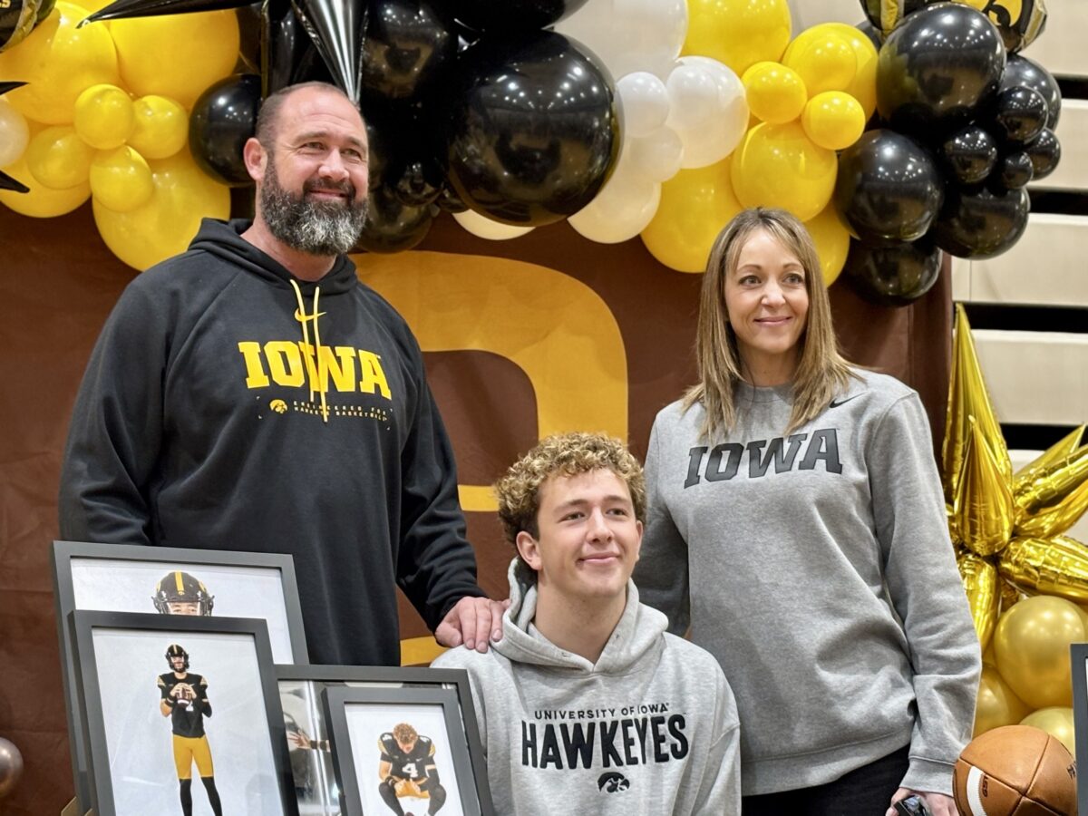 Football signing day: Davis quarterback Tradon Bessinger signs with ...